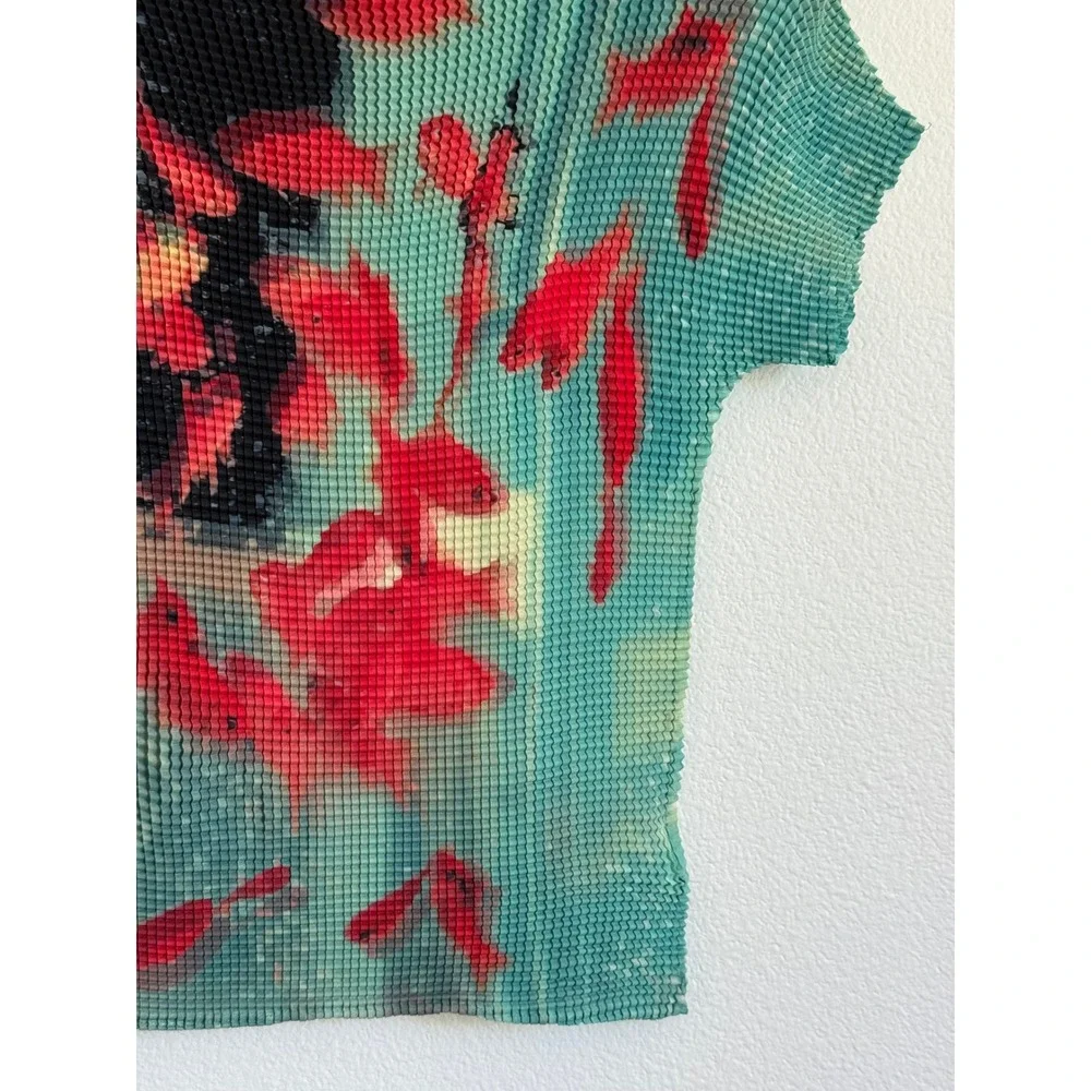Yang Er Da Meng | Tops | Yang Er Da Meng Dreamy Goldfish Pleated Plisse ...